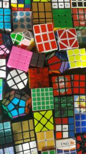 Les objets iconiques à travers les décennies